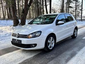 Balts Volkswagen Golf 2010 Jurbarkas, ar dzinēja tilpumu 1.60 L un nobraukumu 264 tūkst. km par 4250 €, foto  vietnē AUTOMOTO.COM.LV