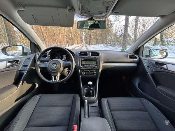 Balts Volkswagen Golf 2010 Jurbarkas, ar dzinēja tilpumu 1.60 L un nobraukumu 264 tūkst. km par 4250 €, foto 8 vietnē AUTOMOTO.COM.LV