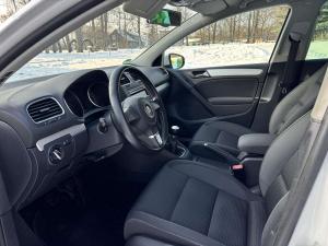 Balts Volkswagen Golf 2010 Jurbarkas, ar dzinēja tilpumu 1.60 L un nobraukumu 264 tūkst. km par 4250 €, foto 10 vietnē AUTOMOTO.COM.LV