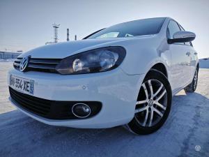 Balts Volkswagen Golf 2010 Panevēža, ar dzinēja tilpumu 1.60 L un nobraukumu 239 tūkst. km par 3150 €, foto  vietnē AUTOMOTO.COM.LV
