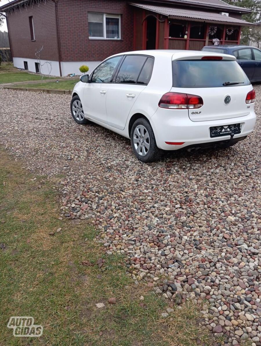 Balts Volkswagen Golf 2010 Kazlų Rūda, ar dzinēja tilpumu 1.40 L un nobraukumu 257 tūkst. km par 3350 €, foto 2 vietnē AUTOMOTO.COM.LV