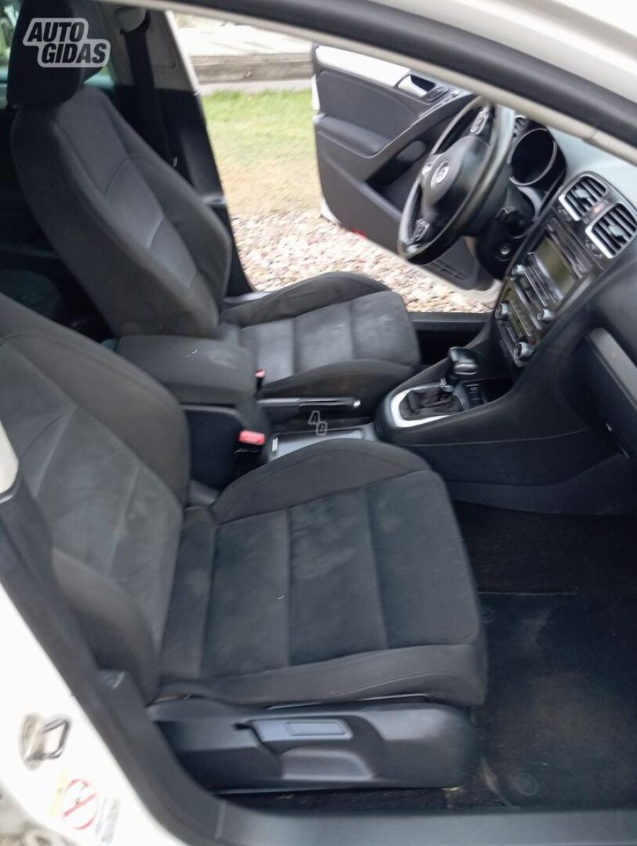 White Volkswagen Golf 2010 in Kazlu Ruda, with an engine capacity of 1.40 L and mileage of 257 thousand km for 3350 €, photo 12 on AUTOMOTO.COM.LV