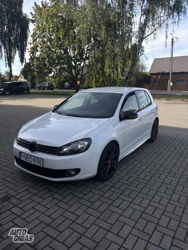 Balts Volkswagen Golf 2010 Šakiai, ar dzinēja tilpumu 1.60 L un nobraukumu 301 tūkst. km par 4750 €, foto 1 vietnē AUTOMOTO.COM.LV