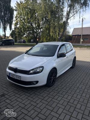 Balts Volkswagen Golf 2010 Šakiai, ar dzinēja tilpumu 1.60 L un nobraukumu 301 tūkst. km par 4750 €, foto  vietnē AUTOMOTO.COM.LV