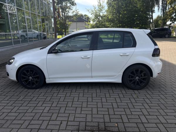 Balts Volkswagen Golf 2010 Šakiai, ar dzinēja tilpumu 1.60 L un nobraukumu 301 tūkst. km par 4750 €, foto 4 vietnē AUTOMOTO.COM.LV