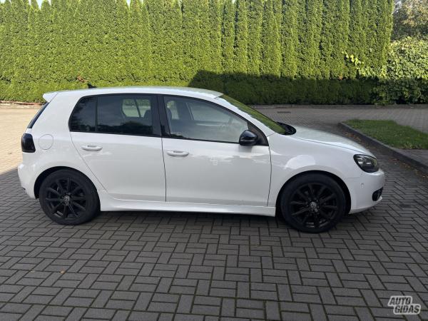 Balts Volkswagen Golf 2010 Šakiai, ar dzinēja tilpumu 1.60 L un nobraukumu 301 tūkst. km par 4750 €, foto 5 vietnē AUTOMOTO.COM.LV
