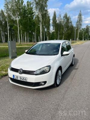 Balts Volkswagen Golf 2010 Jelgava, ar dzinēja tilpumu 1.60 L un nobraukumu 268 tūkst. km par 5500 €, foto  vietnē AUTOMOTO.COM.LV