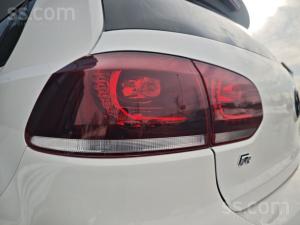 White Volkswagen Golf 2010 in Riga, with an engine capacity of 2.00 L and mileage of 260 thousand km for 12211 €, photo 8 on AUTOMOTO.COM.LV