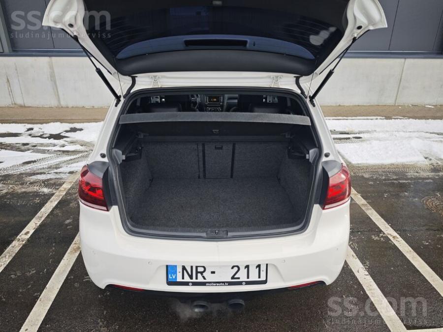 White Volkswagen Golf 2010 in Riga, with an engine capacity of 2.00 L and mileage of 260 thousand km for 12211 €, photo 9 on AUTOMOTO.COM.LV