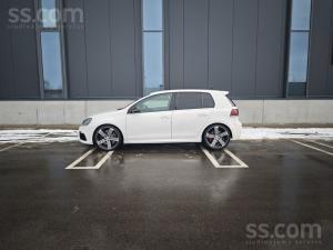 White Volkswagen Golf 2010 in Riga, with an engine capacity of 2.00 L and mileage of 260 thousand km for 12211 €, photo 10 on AUTOMOTO.COM.LV