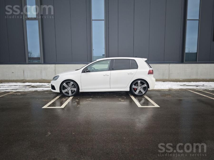 White Volkswagen Golf 2010 in Riga, with an engine capacity of 2.00 L and mileage of 260 thousand km for 12211 €, photo 10 on AUTOMOTO.COM.LV