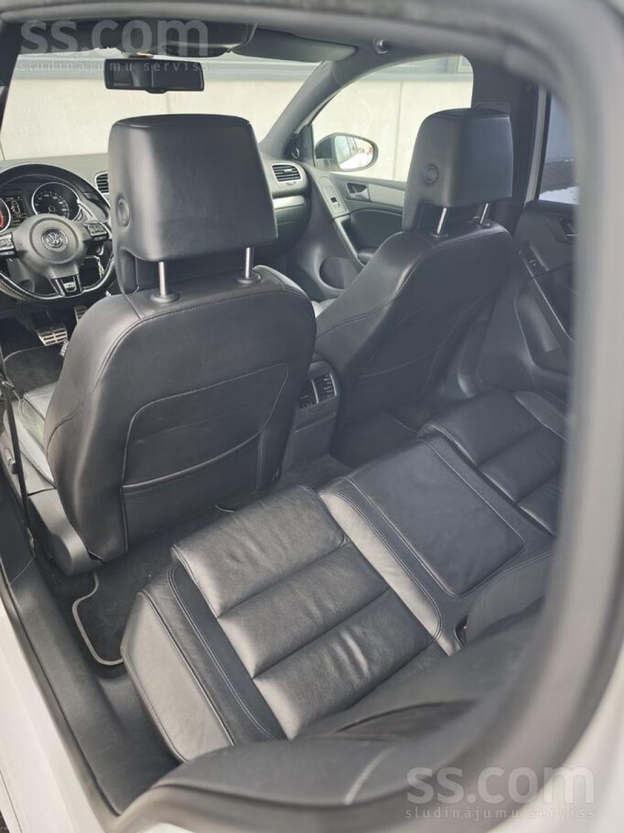 White Volkswagen Golf 2010 in Riga, with an engine capacity of 2.00 L and mileage of 260 thousand km for 12211 €, photo 16 on AUTOMOTO.COM.LV