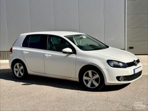Balts Volkswagen Golf 2010 Kauņa, ar dzinēja tilpumu 1.60 L un nobraukumu 353 tūkst. km par 2750 €, foto  vietnē AUTOMOTO.COM.LV