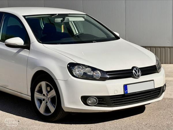 Balts Volkswagen Golf 2010 Kauņa, ar dzinēja tilpumu 1.60 L un nobraukumu 353 tūkst. km par 2750 €, foto 2 vietnē AUTOMOTO.COM.LV