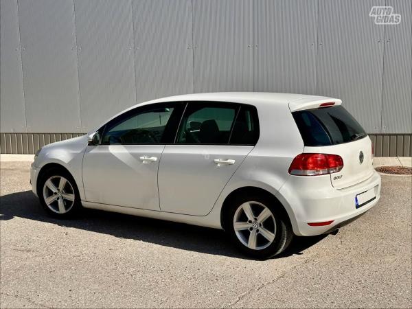 Balts Volkswagen Golf 2010 Kauņa, ar dzinēja tilpumu 1.60 L un nobraukumu 353 tūkst. km par 2750 €, foto 3 vietnē AUTOMOTO.COM.LV