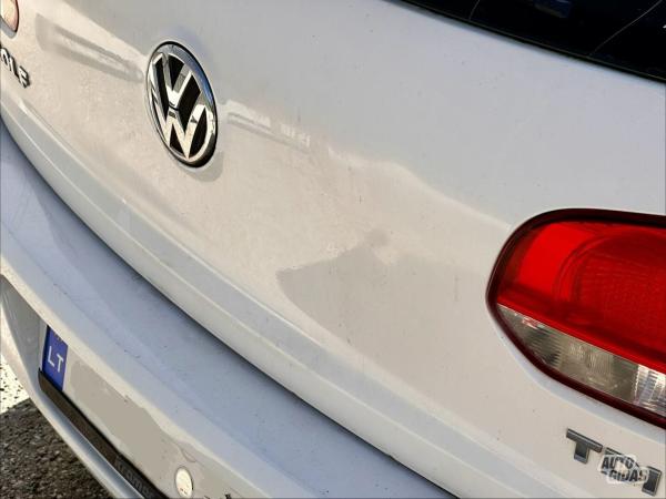 White Volkswagen Golf 2010 in Kaunas, with an engine capacity of 1.60 L and mileage of 353 thousand km for 2750 €, photo 10 on AUTOMOTO.COM.LV