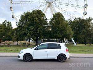 Balts Volkswagen Golf 2010 Rīga, ar dzinēja tilpumu 2.00 L un nobraukumu 246 tūkst. km par 9500 €, foto  vietnē AUTOMOTO.COM.LV