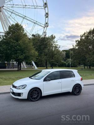 Balts Volkswagen Golf 2010 Rīga, ar dzinēja tilpumu 2.00 L un nobraukumu 246 tūkst. km par 9500 €, foto 3 vietnē AUTOMOTO.COM.LV