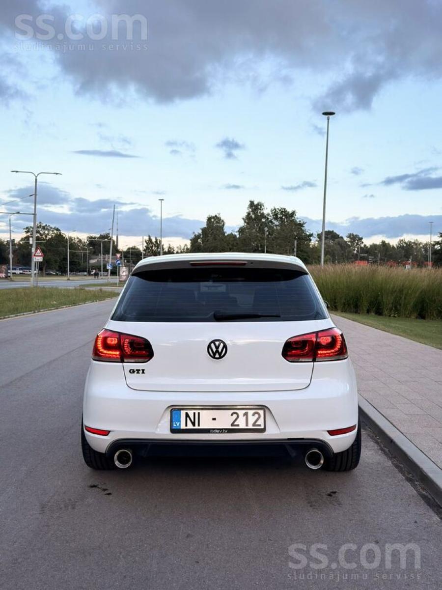 Balts Volkswagen Golf 2010 Rīga, ar dzinēja tilpumu 2.00 L un nobraukumu 246 tūkst. km par 9500 €, foto 8 vietnē AUTOMOTO.COM.LV