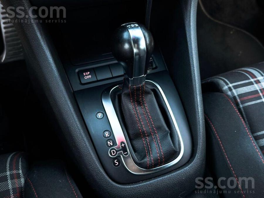 Balts Volkswagen Golf 2010 Rīga, ar dzinēja tilpumu 2.00 L un nobraukumu 246 tūkst. km par 9500 €, foto 14 vietnē AUTOMOTO.COM.LV