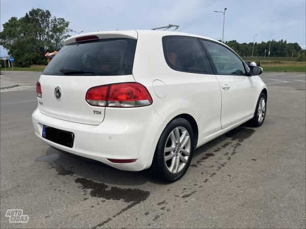 Balts Volkswagen Golf 2010 Kretinga, ar dzinēja tilpumu 1.60 L un nobraukumu 350 tūkst. km par 3400 €, foto 3 vietnē AUTOMOTO.COM.LV
