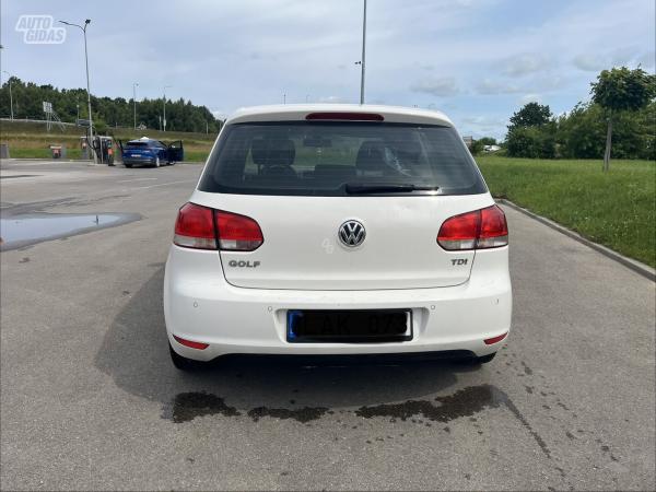 Balts Volkswagen Golf 2010 Kretinga, ar dzinēja tilpumu 1.60 L un nobraukumu 350 tūkst. km par 3400 €, foto 4 vietnē AUTOMOTO.COM.LV