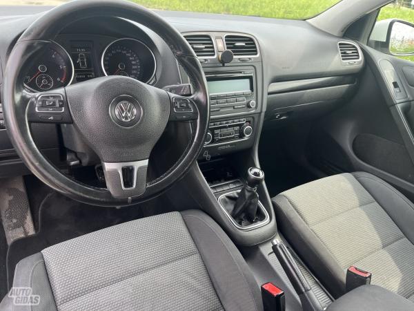 Balts Volkswagen Golf 2010 Kretinga, ar dzinēja tilpumu 1.60 L un nobraukumu 350 tūkst. km par 3400 €, foto 5 vietnē AUTOMOTO.COM.LV