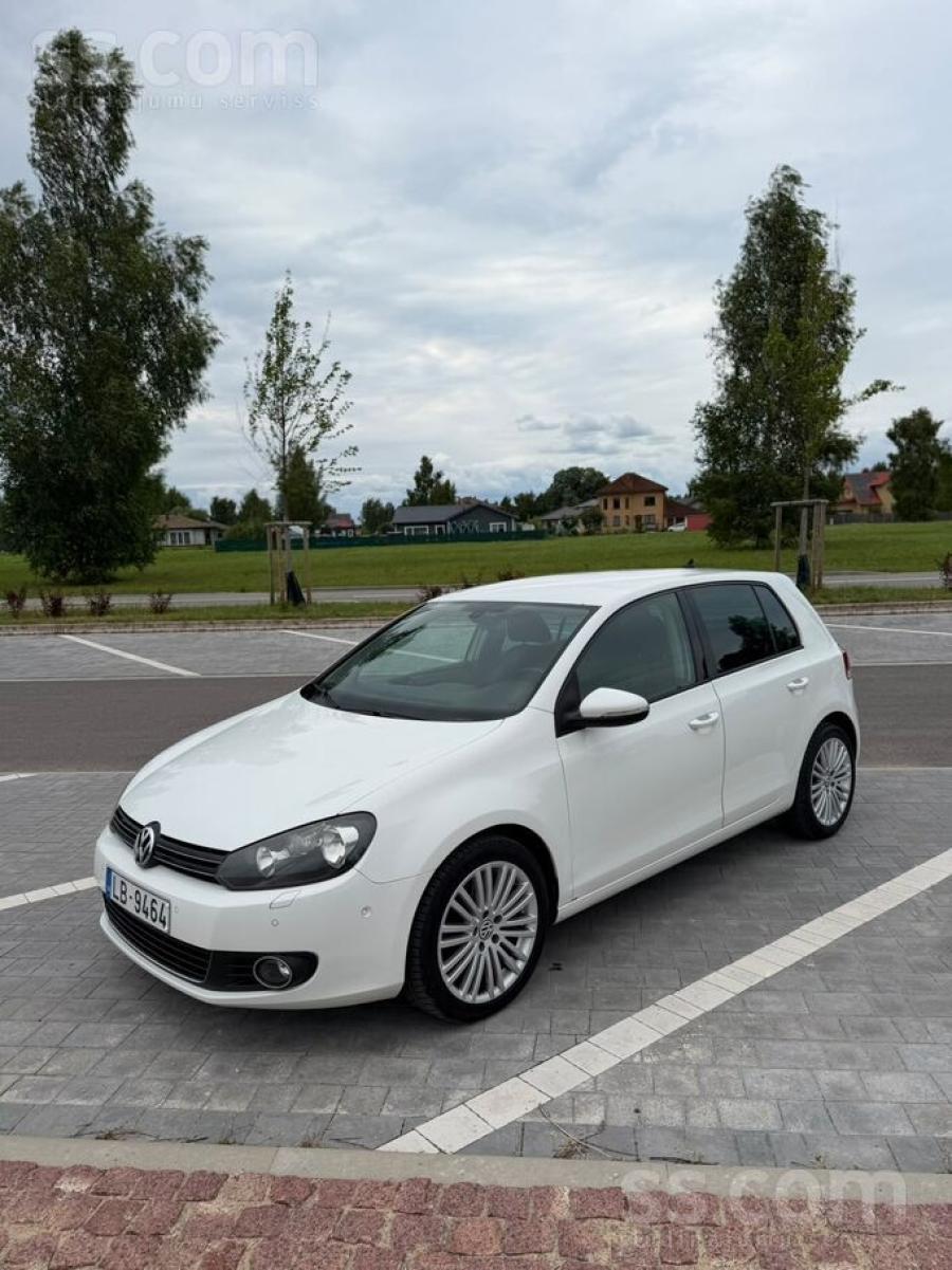 Balts Volkswagen Golf 2010 Jelgava, ar dzinēja tilpumu 1.60 L un nobraukumu 276 tūkst. km par 4800 €, foto 1 vietnē AUTOMOTO.COM.LV