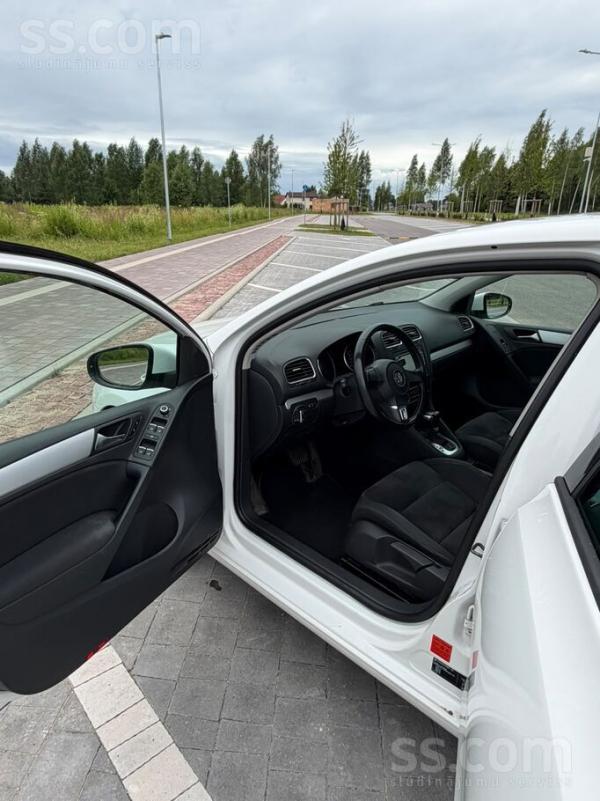 Balts Volkswagen Golf 2010 Jelgava, ar dzinēja tilpumu 1.60 L un nobraukumu 276 tūkst. km par 4800 €, foto 10 vietnē AUTOMOTO.COM.LV