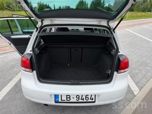 Balts Volkswagen Golf 2010 Jelgava, ar dzinēja tilpumu 1.60 L un nobraukumu 276 tūkst. km par 4800 €, foto 12 vietnē AUTOMOTO.COM.LV