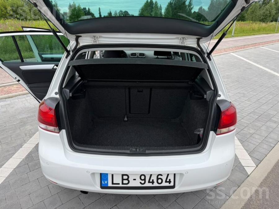 Balts Volkswagen Golf 2010 Jelgava, ar dzinēja tilpumu 1.60 L un nobraukumu 276 tūkst. km par 4800 €, foto 12 vietnē AUTOMOTO.COM.LV