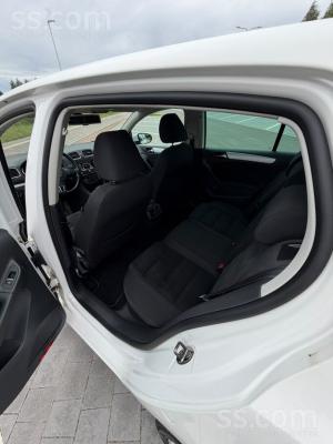 Balts Volkswagen Golf 2010 Jelgava, ar dzinēja tilpumu 1.60 L un nobraukumu 276 tūkst. km par 4800 €, foto 13 vietnē AUTOMOTO.COM.LV