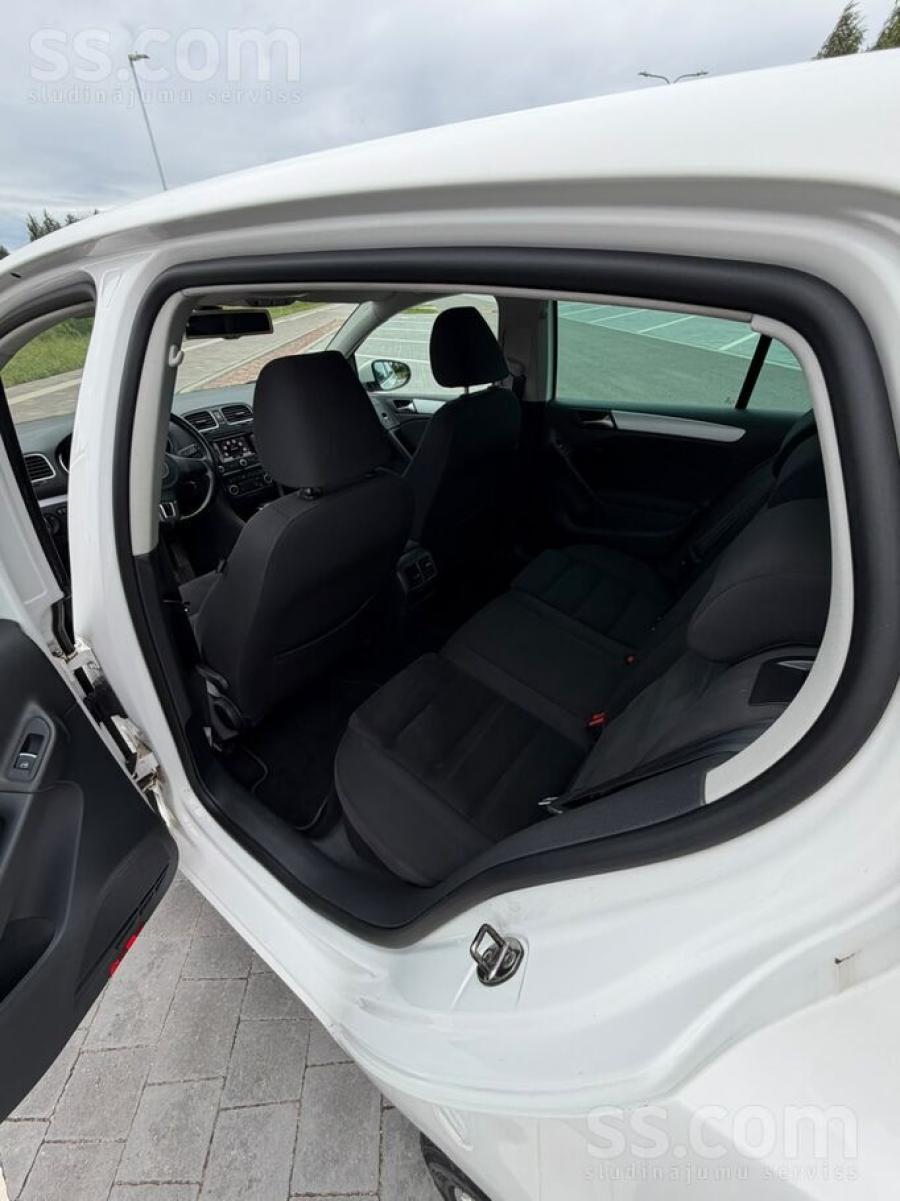 Balts Volkswagen Golf 2010 Jelgava, ar dzinēja tilpumu 1.60 L un nobraukumu 276 tūkst. km par 4800 €, foto 13 vietnē AUTOMOTO.COM.LV