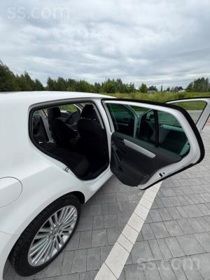 Balts Volkswagen Golf 2010 Jelgava, ar dzinēja tilpumu 1.60 L un nobraukumu 276 tūkst. km par 4800 €, foto 14 vietnē AUTOMOTO.COM.LV
