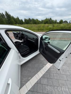 Balts Volkswagen Golf 2010 Jelgava, ar dzinēja tilpumu 1.60 L un nobraukumu 276 tūkst. km par 4800 €, foto 15 vietnē AUTOMOTO.COM.LV