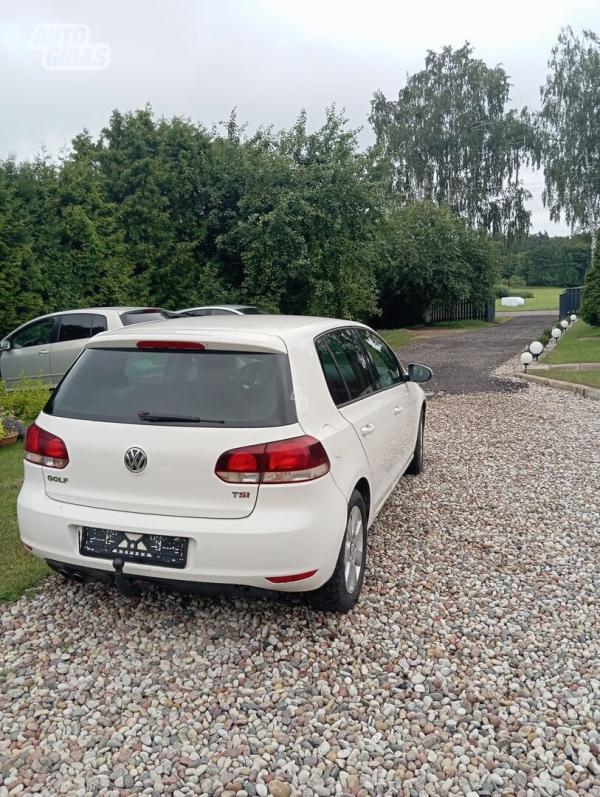 White Volkswagen Golf 2010 in Kazlu Ruda, with an engine capacity of 1.40 L and mileage of 254 thousand km for 3250 €, photo 2 on AUTOMOTO.COM.LV