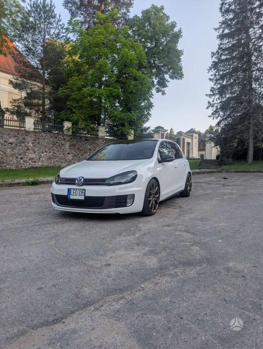 Balts Volkswagen Golf 2010 Viļņa, ar dzinēja tilpumu 1.98 L un nobraukumu 245 tūkst. km par 10900 €, foto 3 vietnē AUTOMOTO.COM.LV