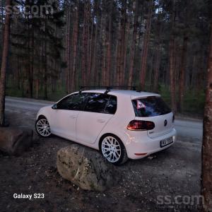 Balts Volkswagen Golf 2010 Rīga, ar dzinēja tilpumu 1.80 L un nobraukumu 248 tūkst. km par 3950 €, foto  vietnē AUTOMOTO.COM.LV
