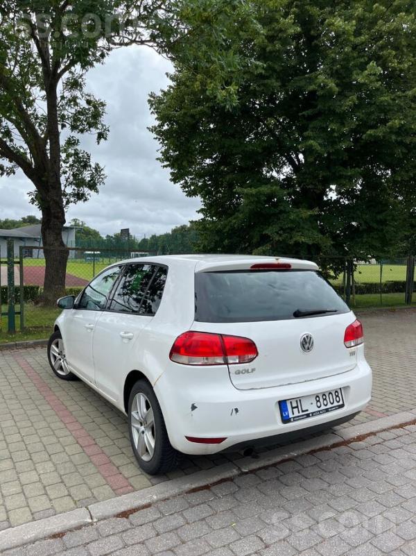 Balts Volkswagen Golf 2010 Ventspils, ar dzinēja tilpumu 1.60 L un nobraukumu 276 tūkst. km par 3400 €, foto 2 vietnē AUTOMOTO.COM.LV