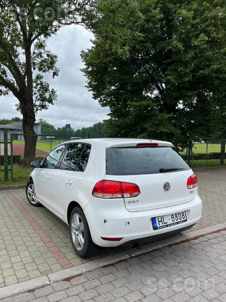 Balts Volkswagen Golf 2010 Ventspils, ar dzinēja tilpumu 1.60 L un nobraukumu 276 tūkst. km par 3400 €, foto 3 vietnē AUTOMOTO.COM.LV