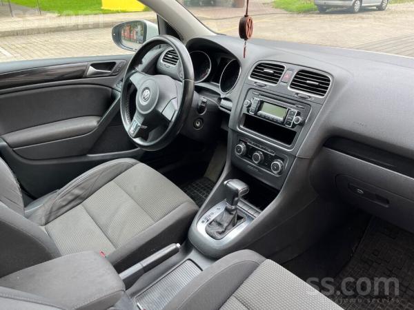 Balts Volkswagen Golf 2010 Ventspils, ar dzinēja tilpumu 1.60 L un nobraukumu 276 tūkst. km par 3400 €, foto 3 vietnē AUTOMOTO.COM.LV