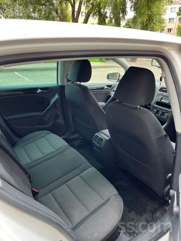 Balts Volkswagen Golf 2010 Ventspils, ar dzinēja tilpumu 1.60 L un nobraukumu 276 tūkst. km par 3400 €, foto 6 vietnē AUTOMOTO.COM.LV