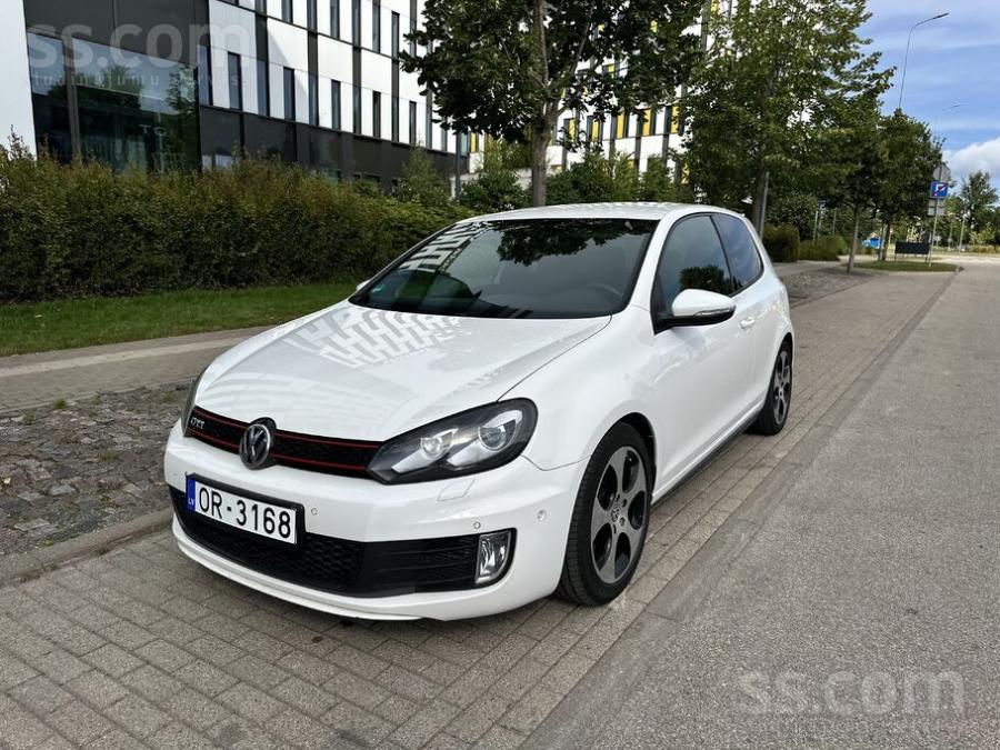 White Volkswagen Golf 2010 in Riga, with an engine capacity of 2.00 L and mileage of 243 thousand km for 7300 €, photo 1 on AUTOMOTO.COM.LV