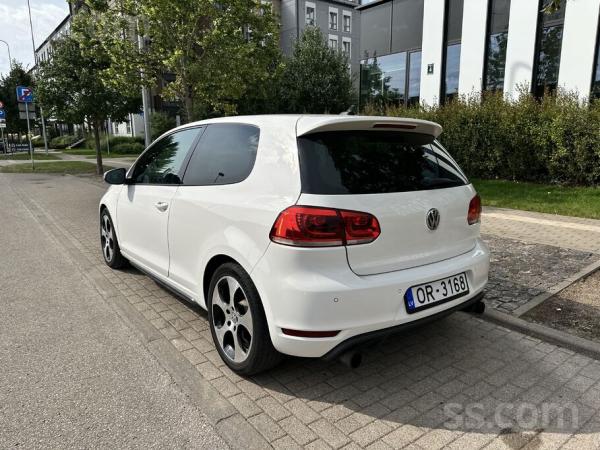 Balts Volkswagen Golf 2010 Rīga, ar dzinēja tilpumu 2.00 L un nobraukumu 243 tūkst. km par 7300 €, foto 2 vietnē AUTOMOTO.COM.LV