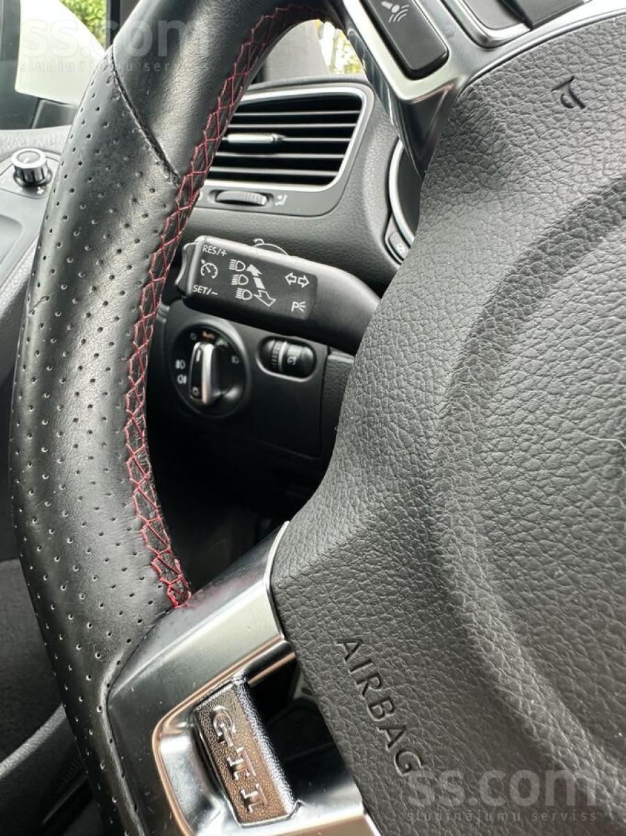 White Volkswagen Golf 2010 in Riga, with an engine capacity of 2.00 L and mileage of 243 thousand km for 7300 €, photo 12 on AUTOMOTO.COM.LV