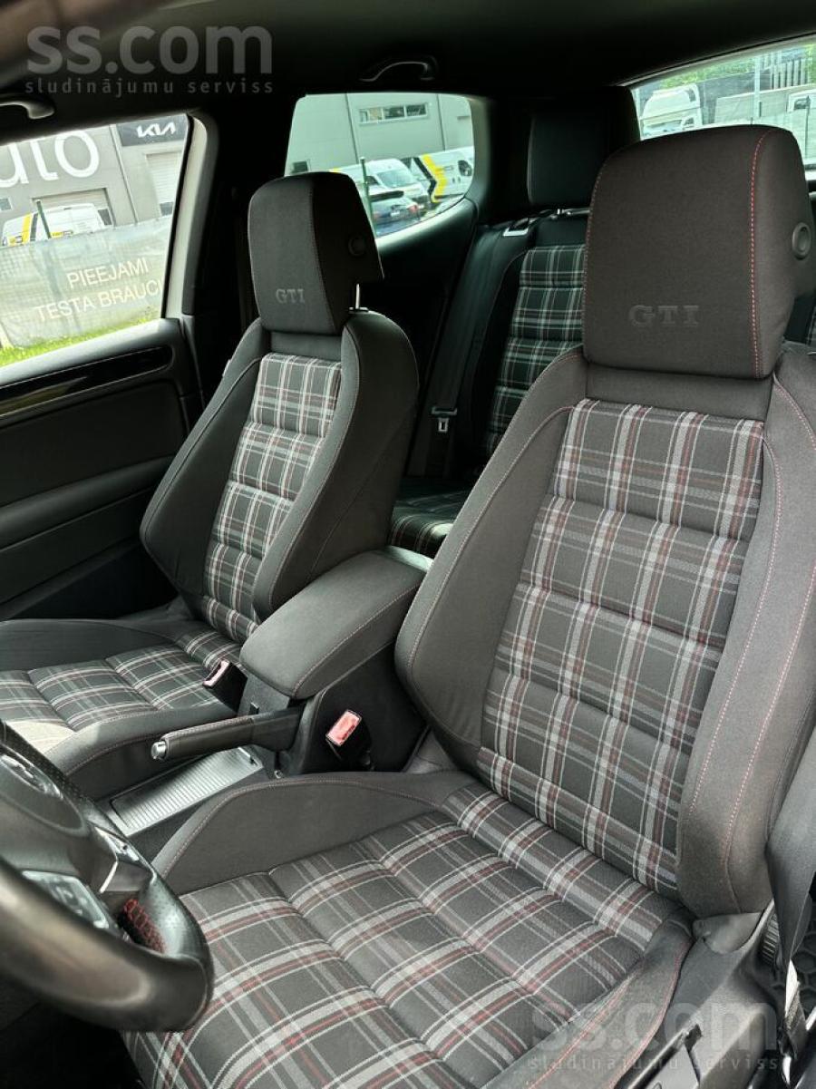 White Volkswagen Golf 2010 in Riga, with an engine capacity of 2.00 L and mileage of 243 thousand km for 7300 €, photo 15 on AUTOMOTO.COM.LV