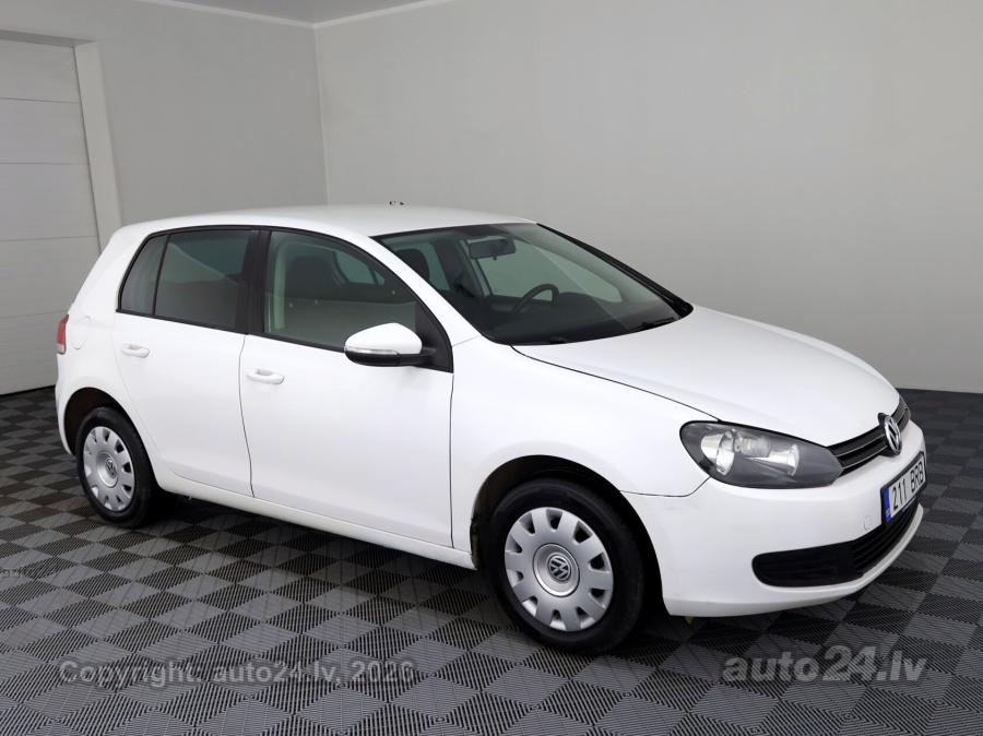 White Volkswagen Golf 2010 in Tallinn, with an engine capacity of 1.60 L and mileage of 229 thousand km for 2699 €, photo 1 on AUTOMOTO.COM.LV