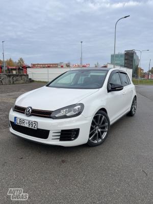 White Volkswagen Golf 2011 in Alytus, with an engine capacity of 1.60 L and mileage of 350 thousand km for 4100 €, photo  on AUTOMOTO.COM.LV