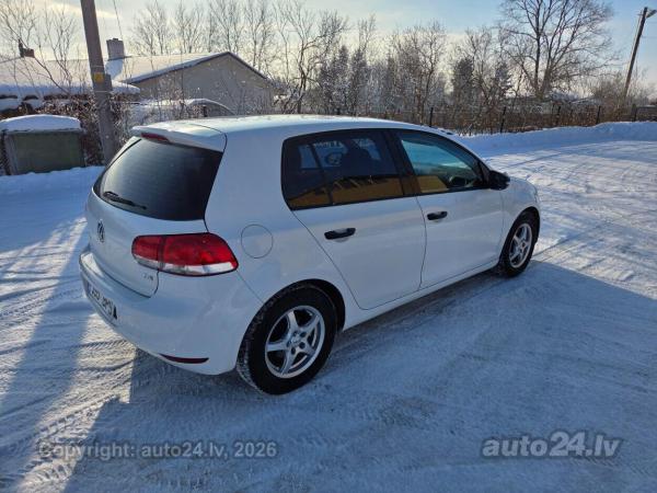 White Volkswagen Golf 2011 in Tallinn, with an engine capacity of 1.40 L and mileage of 272 thousand km for 3800 €, photo 4 on AUTOMOTO.COM.LV