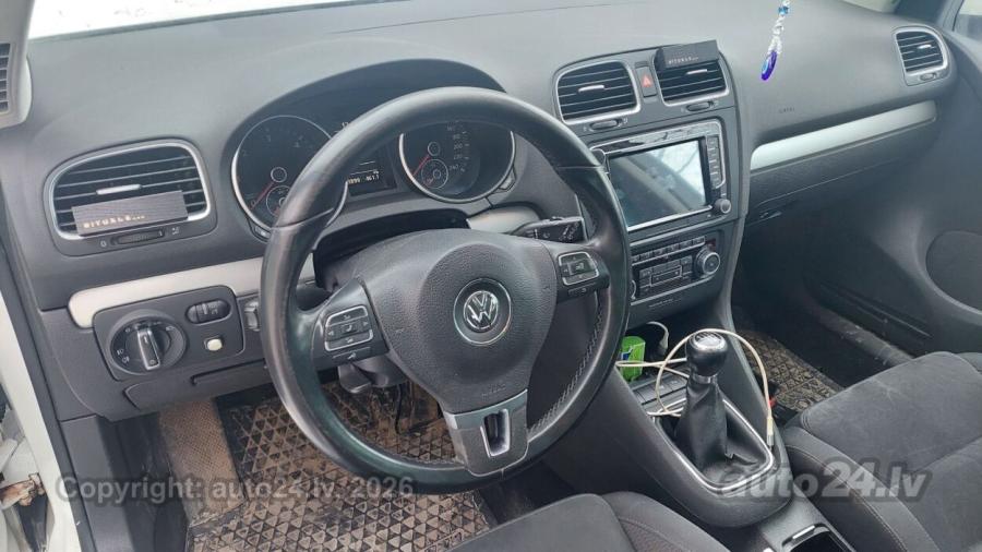 Balts Volkswagen Golf 2011 Tartu, ar dzinēja tilpumu 2.00 L un nobraukumu 320 tūkst. km par 6500 €, foto 14 vietnē AUTOMOTO.COM.LV